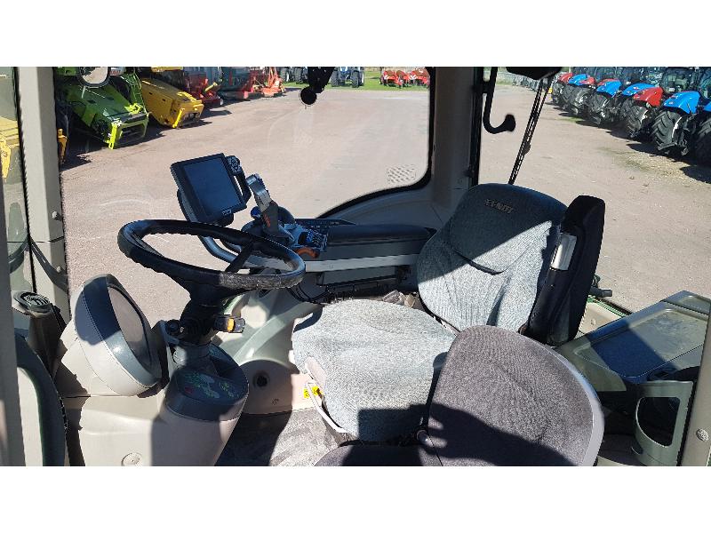 Tractor FENDT 824