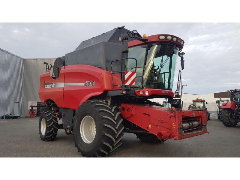Moissonneuse-batteuse CASE IH AXIAL-FLOW 8010